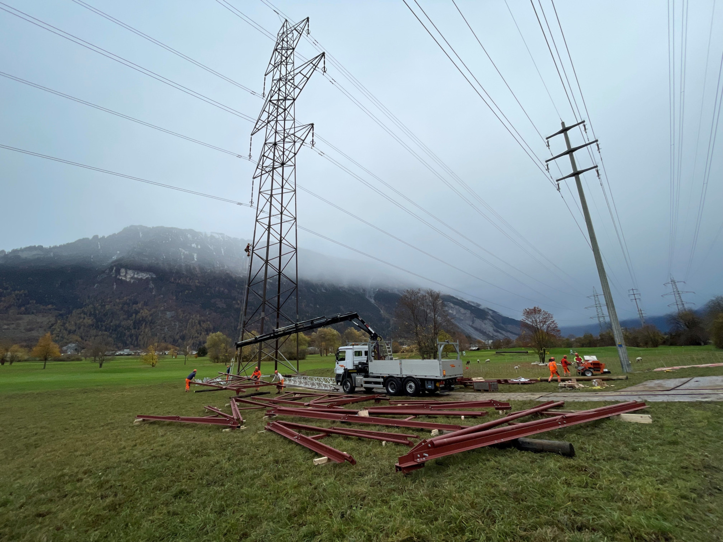 Neue Referenz: Hochspannung-Freileitungsbau, Schweiz